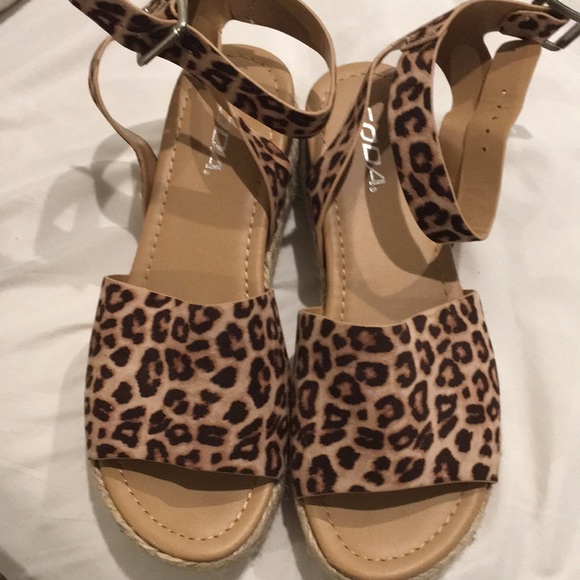 Soda | Shoes | Soda Womens Sandals Leopard Print 7 2 Medium Soda | Poshmark